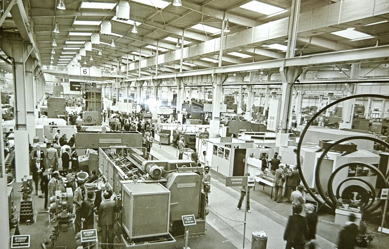 Picture of exhibition hall in 1977